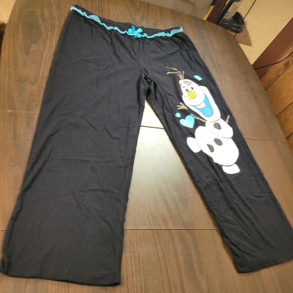 Disney | Intimates & Sleepwear | Disney Frozen Olaf Capri Sleep Pants ...